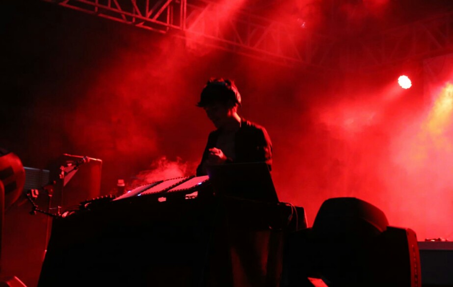 Alfy Rev Sukses Sihir Penonton Monstrosix Corona - Raria.id